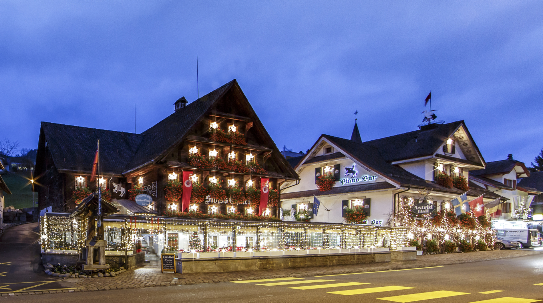 Swiss-Chalet Merlischachen - Restaurant | Bar | Hotel | Bankett